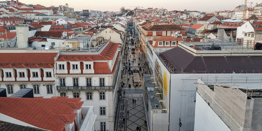 Chiado é uma das localizações de comércio de rua mais caras do Mundo ...